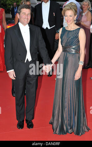 Charles Rivkin and his wife Susan Tolson Paris Fashion Week Ready To ...