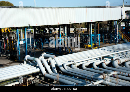 Oil Refinery road tanker loading filling area Stock Photo - Alamy
