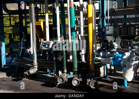 Oil Refinery road tanker loading filling area Stock Photo - Alamy