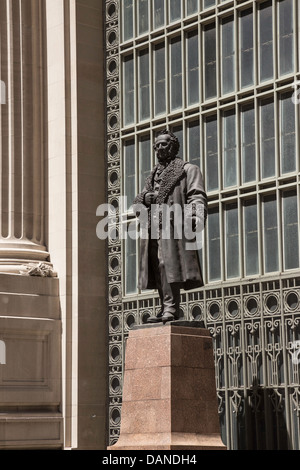 The statue of Commodore Cornelius Vanderbilt in front of grand Central ...