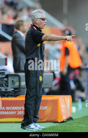 Australia head coach Tom Sermanni looks on before a group stage match ...