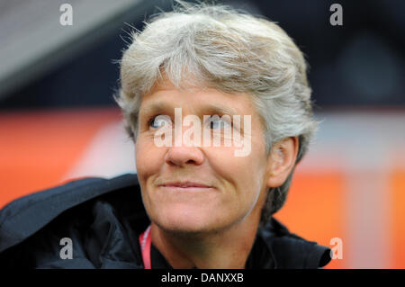 Coach Pia Sundhage of USA reacts during the semi-final soccer match of ...