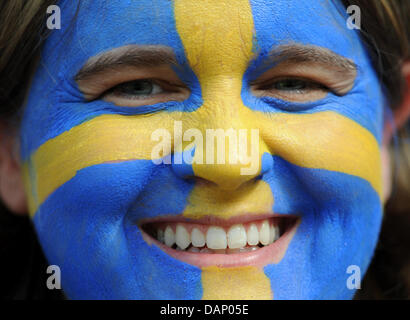 Fans of France cheers prior to the World Cup Group I soccer match ...