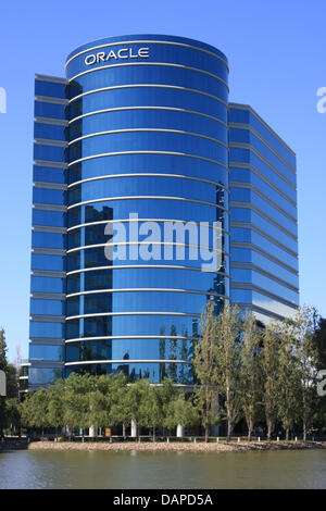 Oracle headquarters in Redwood Shores, Silicon Valley, California Stock ...