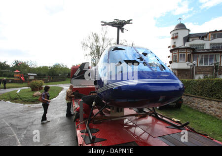 Damaged helicoptera are carted off in Muelheim an der Mosel, Germany ...