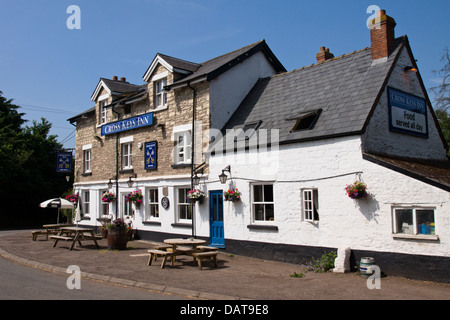 The Cross Keys Pub in the village of Epperstone, Nottinghamshire ...