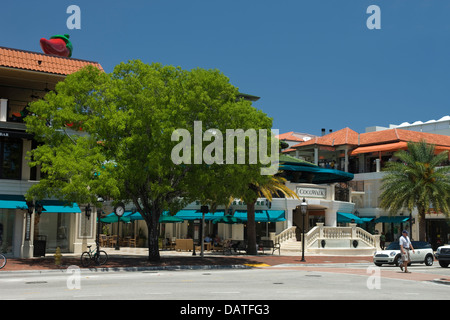 COCO WALK SHOPPING MALL COCONUT GROVE MIAMI FLORIDA USA Stock Photo - Alamy
