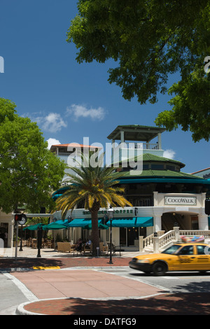 COCO WALK SHOPPING MALL COCONUT GROVE MIAMI FLORIDA USA Stock Photo - Alamy