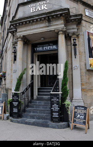 the Piper Pub at George Square in Glasgow Stock Photo - Alamy