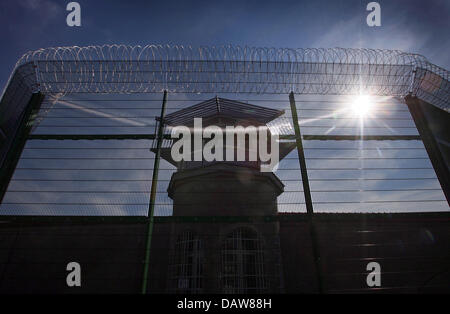 The picture shows the watchtower of the correctional facility Aichach ...