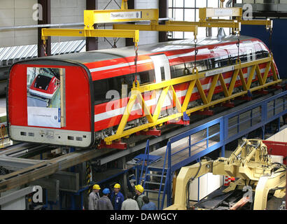 The new maglev train Transrapid TR 09 pictured on the test track in ...