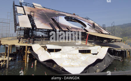 The photo shows the still unfinshed new stage setting for the opera ...