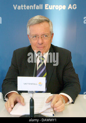 Klaus Rauscher, CEO of the Swedish energy producer Vattenfall Europe ...