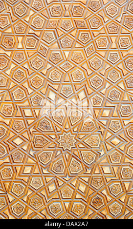 islamic pattern wooden engraving Stock Photo - Alamy