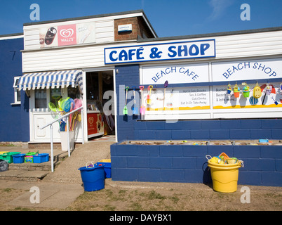 UK; ENGLAND; NORFOLK; HUNSTANTON; SEASIDE; TOWN; HOLIDAY; SUMMER ...