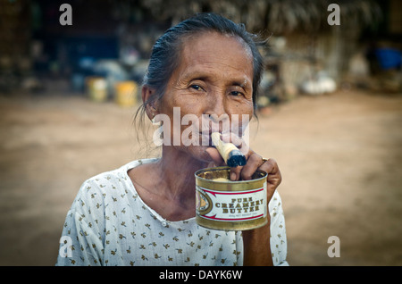 cigar smoking women Bagan/Myanmar Stock Photo - Alamy