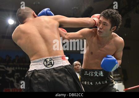 Akio Shibata (JPN), MAY 4, 2013 - Boxing : Akio Shibata of Japan Stock ...