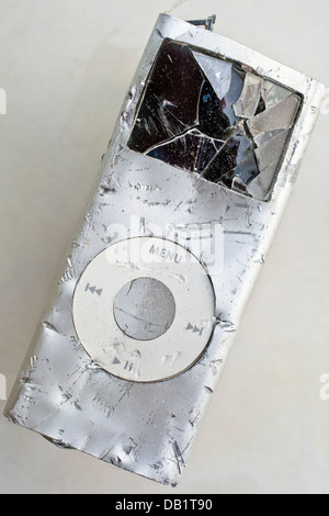 Smashed and broken iPod Nano MP3 player Stock Photo - Alamy