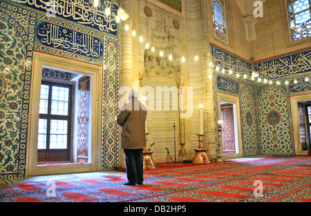 MUSLIM MEN AT PRAYER IN THE CENTRAL MOSQUE,REGENTS PARK,AT THE START OF ...