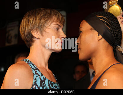 Jill Emery and Cecilia Brækhus American Jill Emery and Norway's Cecilia ...