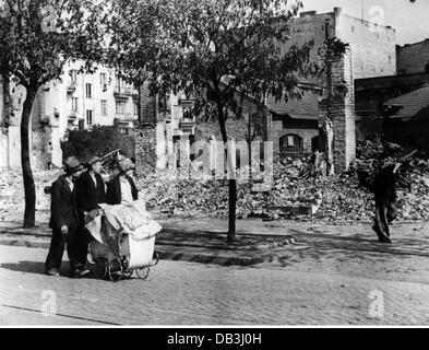 The destroyed Warsaw, 1939 Stock Photo - Alamy