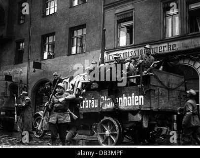 Beer Hall Putsch 1923, putschists in lorry at Marienplatz, occupation ...