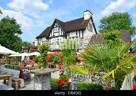 The Hare and Hounds pub, The Green, Claygate, Surrey, England, United ...