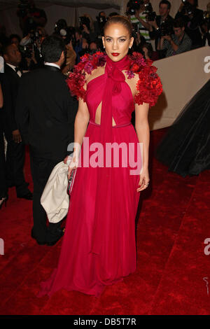 Jennifer Lopez - Costume Institute Gala "Punk: Chaos to Couture" Red ...
