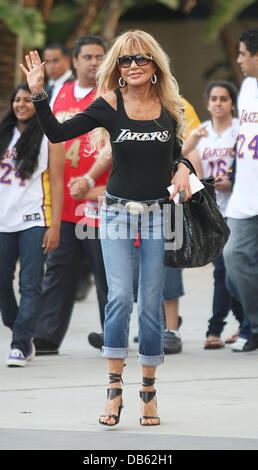 Dyan Cannon Celebrities arriving at the Staples Center to watch Los ...