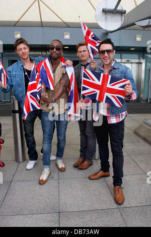 Duncan James, Simon Webbe,Lee Ryan and Anthony Costa of Blue perform at ...