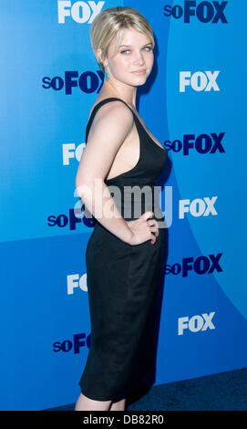 Sarah Jones at arrivals for FOX Upfront Presentation for Fall 2011 ...