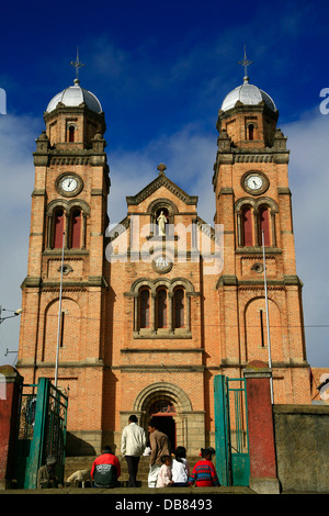 African Countries - Religion - Madagascar - church in Fianarantsao ...