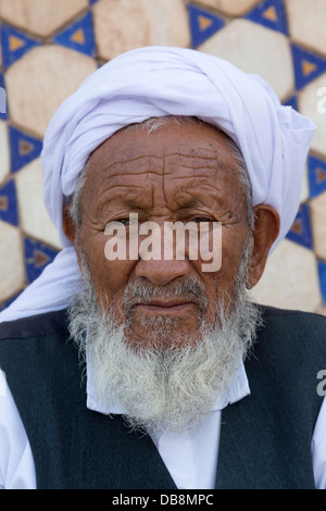 Portrait, Persian, Iranian man with a white turban, Mullah, Qom, Iran ...