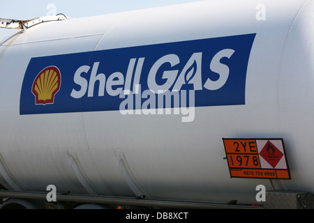tanker truck with flammable warning sign Stock Photo - Alamy