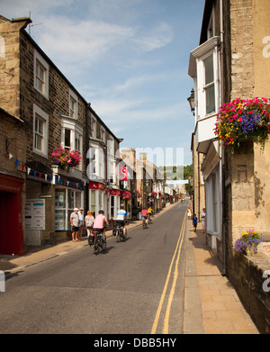 Masham Yorkshire England UK market place and memorial Stock Photo - Alamy