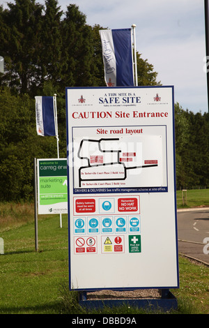 BUILDING SITE SAFETY WARNING BOARD Stock Photo - Alamy