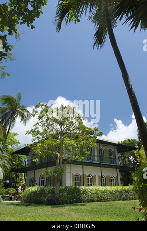 ERNEST HEMINGWAY HOME MUSEUM (©ASA TIFT 1851) KEY WEST OLD TOWN ...