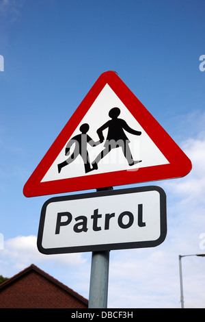 UK School Safety Zone, Street / Traffic Warning Sign Stock Photo - Alamy