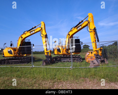 JCB back hoe tracked excavator digger trimming levelling digging sub ...