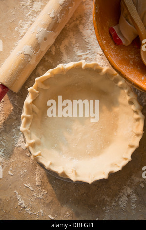 Close up of empty pie shell Stock Photo - Alamy