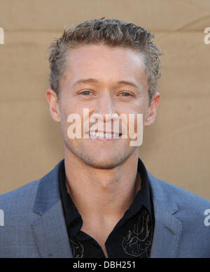 Luke Tipple arrives at the CBS, CW and Showtime TCA party at The ...