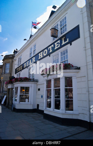 The Bear Hotel in Devizes, Wiltshire Stock Photo - Alamy