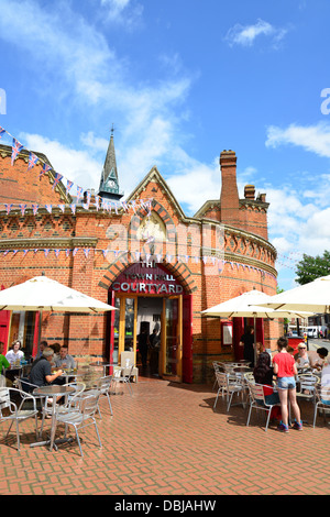 The Town Hall Courtyard Cafe, Wokingham Town Hall, Market Place ...