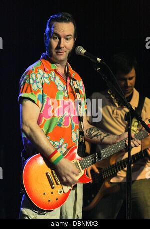 Aaron Barrett Reel Big Fish perform live at Revolution Live Fort ...