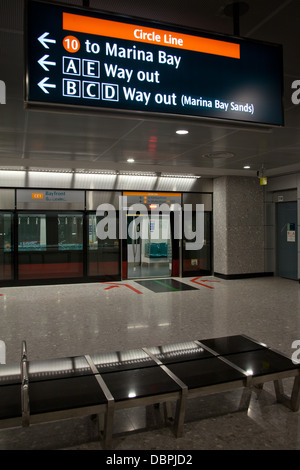 Bayfront MRT Station Singapore Underground Stock Photo: 58888845 - Alamy