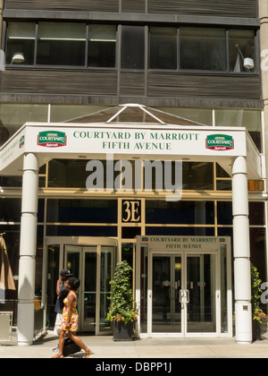 Courtyard by Marriott Fifth Avenue, NYC Stock Photo - Alamy