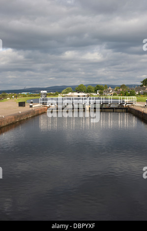 Clachnaharry Sea Lock. The Caledonian Canal meets the Beauly Firth, at ...