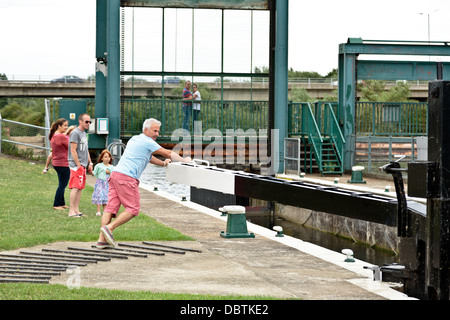 Man operating the Lock on the River Nene at Orton, Peterborough Stock ...
