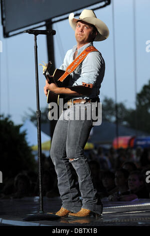 Justin Moore performs during the "Flatts Fest" tour at the Cruzan ...