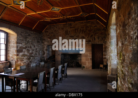 dunnottar castle interior Stock Photo - Alamy